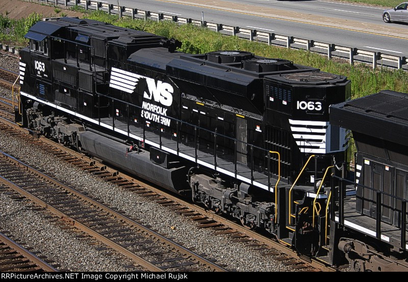 NS 1063